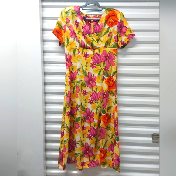Impressions | Dresses | Impression Floral Dress | Poshmark